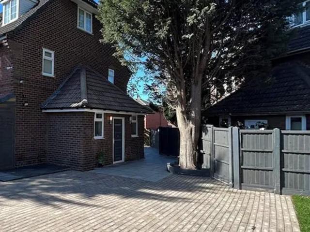 Manchester, M14 4AX, United Kingdom | 7 bed house for rent #167051463 | Rentberry