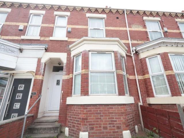 Manchester M16 7 bed terraced house to rent £2,400 pcm £554 pw