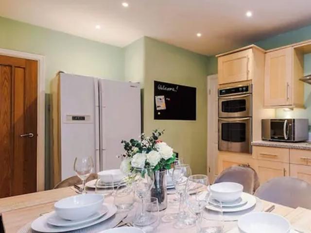 Manchester, M22 4BP, United Kingdom | 5 bed house for rent #165107005 | Rentberry