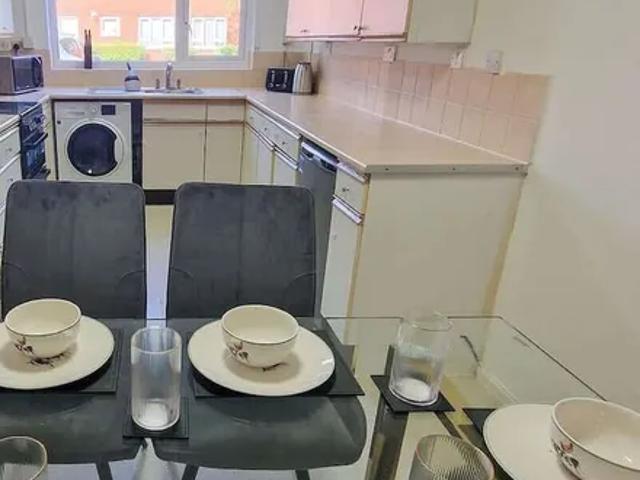 Manchester, M22 4DD, United Kingdom | 3 bed house for rent #147739473 | Rentberry