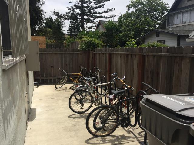 Manchester Apartments 2 Bedroom Apartment for Rent at 6515 Telegraph Avenue #13, Oakland, CA 94609 Fairview Park