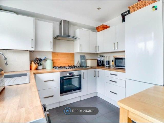 Manchester Drive, Leigh On Sea SS9, Room to rent, £760 pcm | PrimeLocation