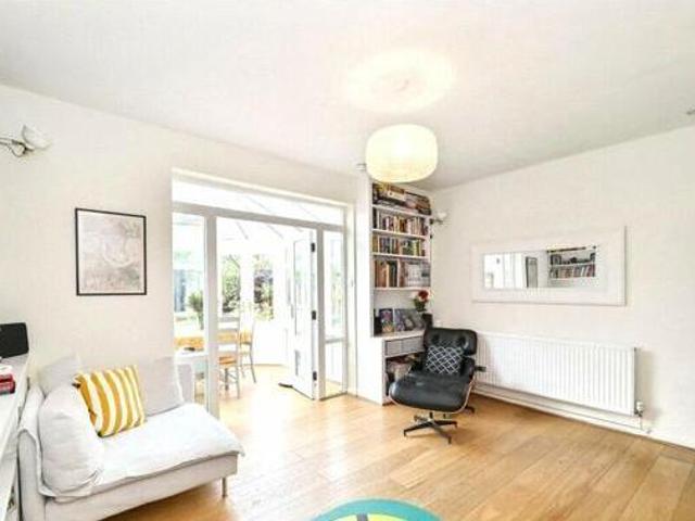 Manchester Grove, London, 2 Bedroom End