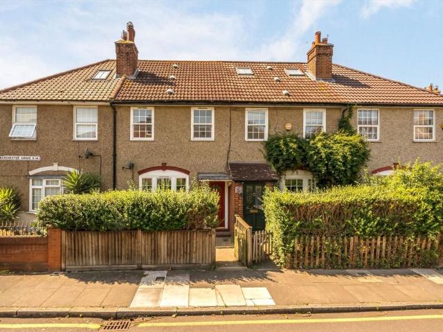 Manchester Grove, London E14 2 bed end of terrace house to rent £2,300 pcm £531 pw