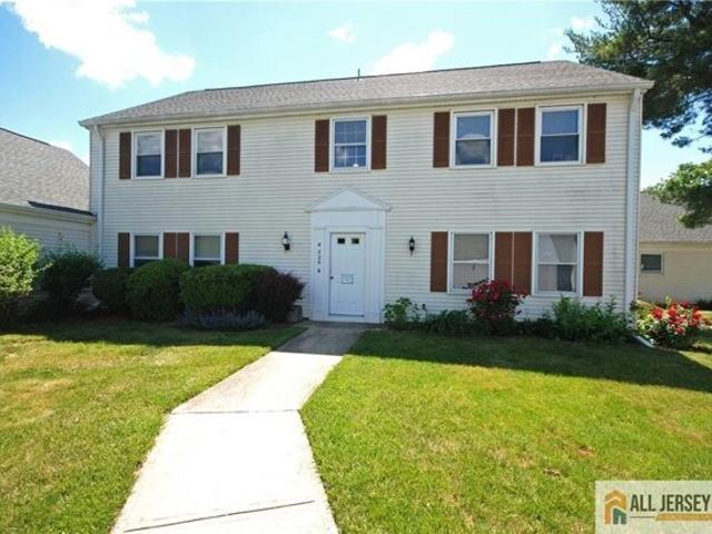 Manchester Ln Unit B, Monroe, Condo For Sale