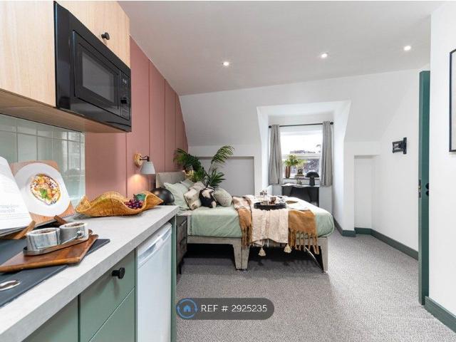 Manchester Road, Altrincham WA14, Room to rent, £875 pcm | PrimeLocation