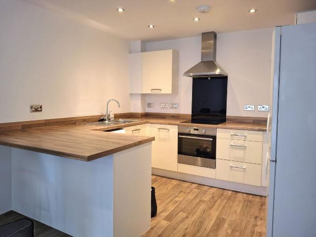 Manchester Road, Altrincham WA14, 2 bed flat to rent, £1,190 pcm | PrimeLocation