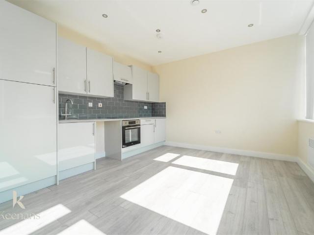 Manchester Road, Burnley BB11, 2 bed flat to rent, £650 pcm | PrimeLocation