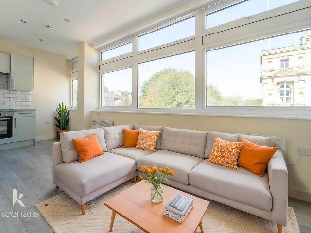 Manchester Road, Burnley BB11, 2 bed flat to rent, £650 pcm | PrimeLocation