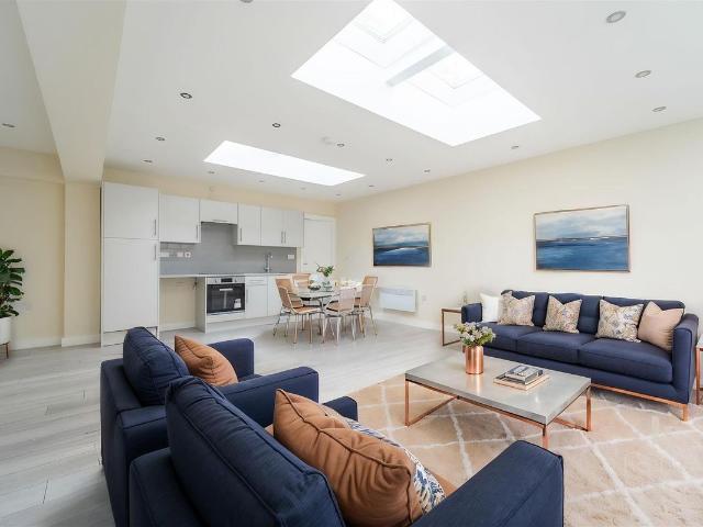 Manchester Road, Burnley BB11, 2 bed flat to rent, £795 pcm | PrimeLocation