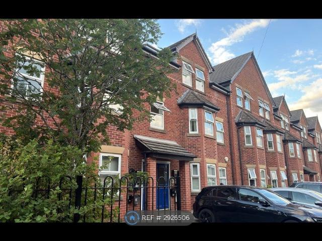 Manchester Road East, Manchester M38, 2 bed flat to rent, £875 pcm | PrimeLocation