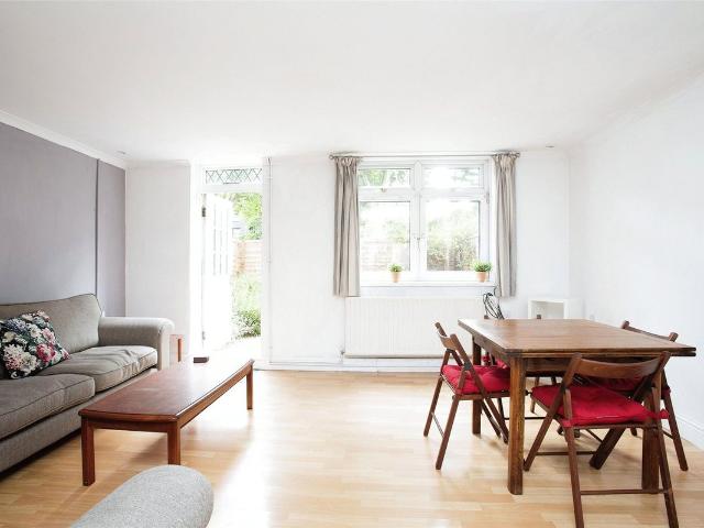Manchester Road, London E14, 3 bed maisonette to rent, £2,650 pcm | PrimeLocation