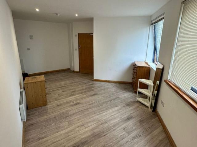 Manchester Road, London E14, Studio to rent, £1,300 pcm | PrimeLocation