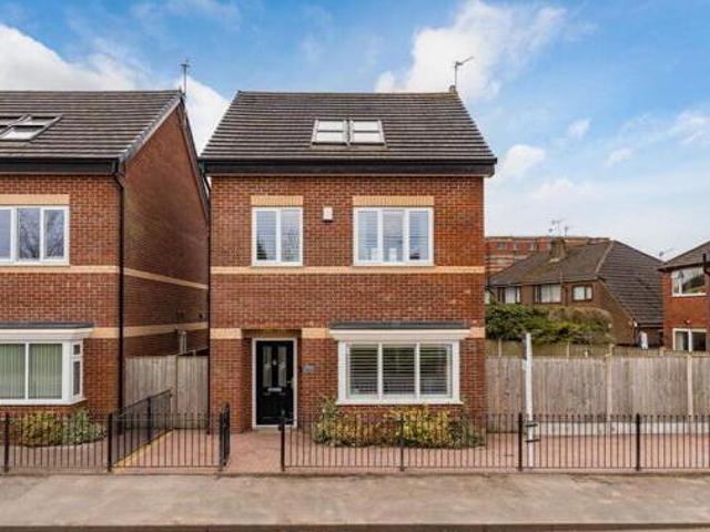 Manchester Road, Leigh, 3 Bedroom Detached