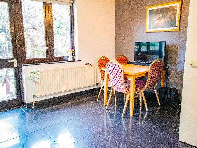Manchester Road Room B