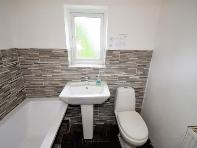 Manchester Road, Tyldesley, M29