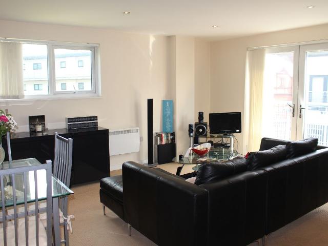 Manchester Street, Manchester, Greater Manchester M16, 2 bed flat to rent, £1,150 pcm | PrimeLocation