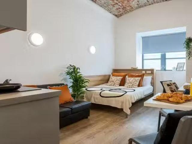 Manchester Student Village MSV, Manchester Bronze Non Ensu.