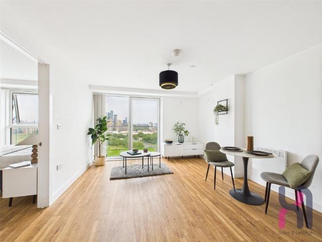 Manchester Waters, 5 Pomona Strand. 1 bed flat to rent £1,175 pcm £271 pw