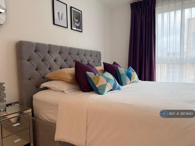 Mandara Place, London, SE8 1 bed flat to rent £2,500 pcm £577 pw