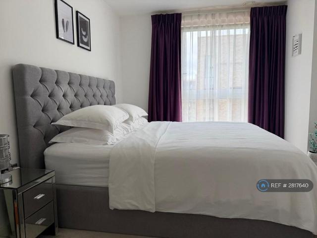 Mandara Place, London, SE8 1 bed flat to rent £2,500 pcm £577 pw