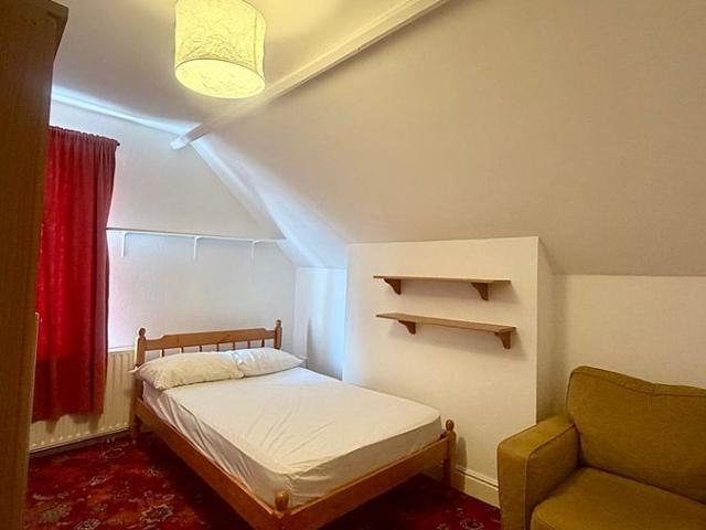 Mandeville Place, Cardiff CF11, Room to rent, £615 pcm | PrimeLocation