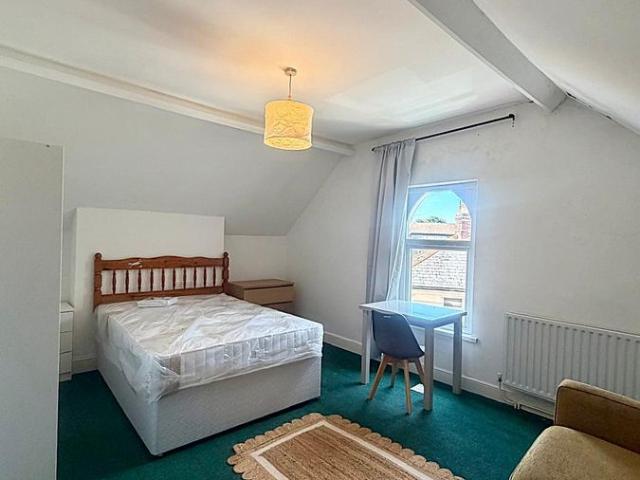 Mandeville Place, Cardiff CF11, Room to rent, £650 pcm | PrimeLocation
