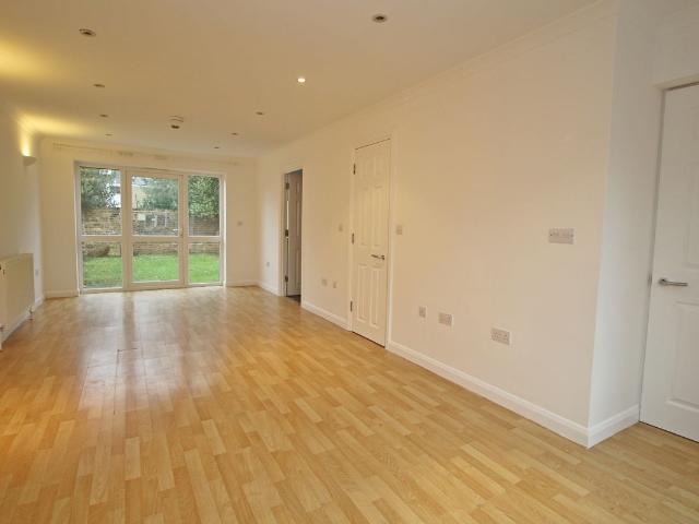 Mandeville Road, Isleworth TW7, 4 bed semi detached house to rent, £2,900 pcm | PrimeLocation