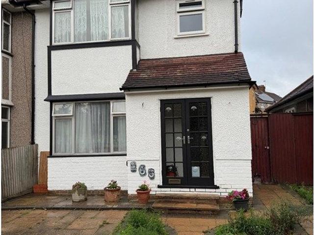 Mandeville Road, Northolt UB5, Room to rent, £850 pcm | PrimeLocation