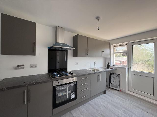 Manesty Crescent, Clifton, Nottingham NG11, 3 bed property to rent, £1,050 pcm | PrimeLocation