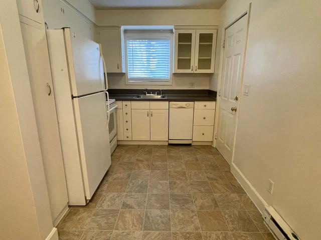MANF01 2 Bedroom Apartment for Rent at 4955 Sw Lombard Ave, Beaverton, OR 97005 Central Beaverton