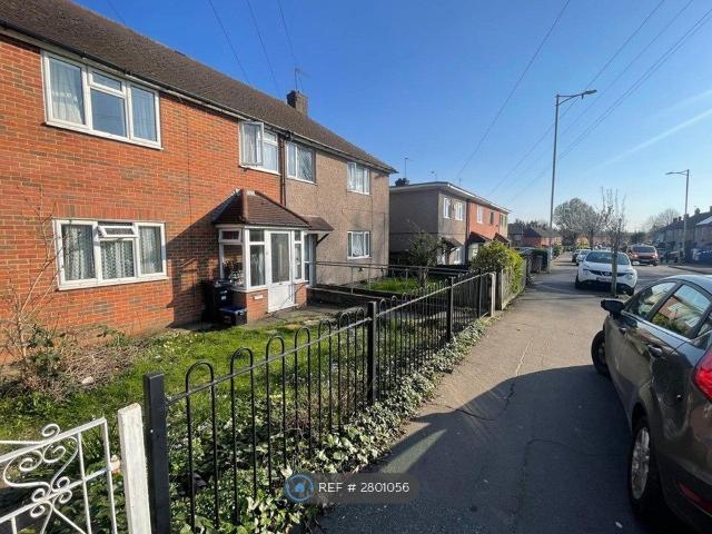 Manford Way, Chigwell IG7, 3 bed terraced house to rent, £2,200 pcm | PrimeLocation