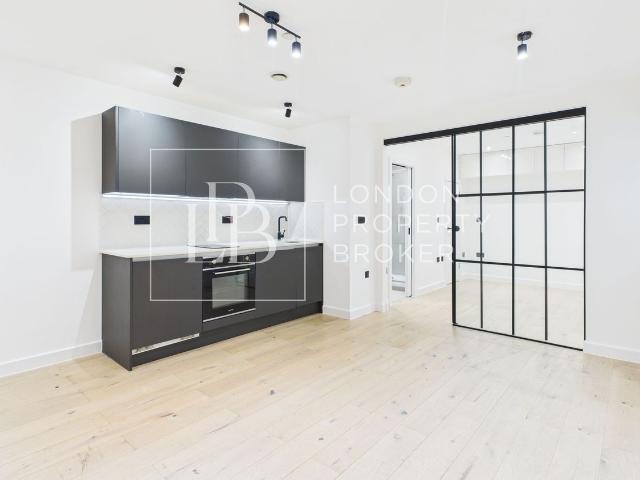 Manhattan Apartments E17, Studio to rent, £1,350 pcm | PrimeLocation