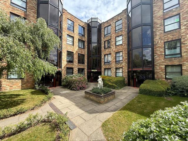 Manhattan Drive, Cambridge, Cambridgeshire CB4, 1 bed flat to rent, £1,350 pcm | PrimeLocation