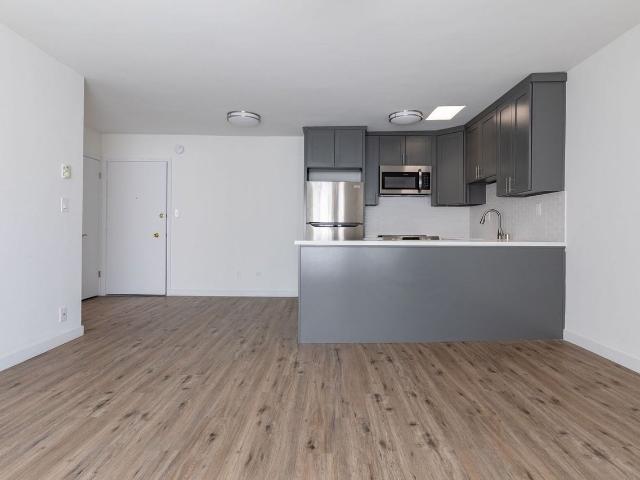 Manhattan I Apartments | Renovated One Studio Apartment for Rent at 410 410 & 414 Manhattan Pl, Los Angeles, CA 90020 Wilshire Center Koreatown