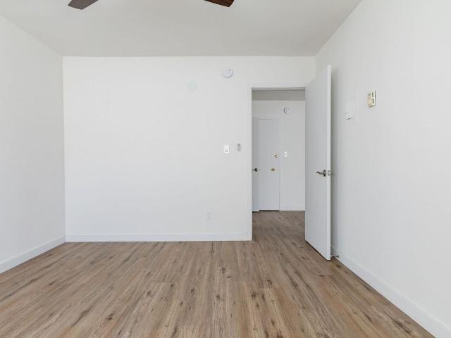 Manhattan I Apartments | Renovated One Studio Apartment for Rent at 410 410 & 414 Manhattan Pl, Los Angeles, CA 90020 Wilshire Center Koreatown