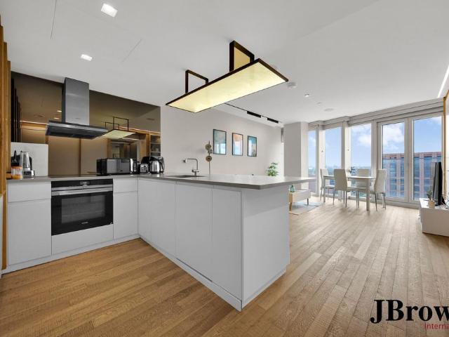 Manhattan Loft Gardens, 22. 2 bed apartment to rent £2,800 pcm £646 pw