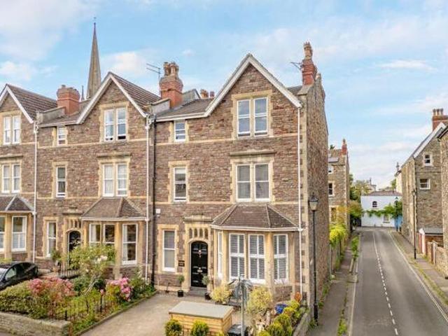 Manilla Road, Clifton, 6 Bedroom End