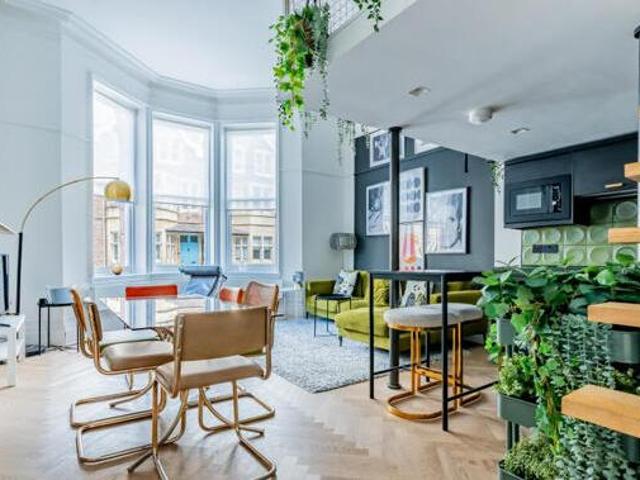 Manilla Road, Clifton, 3 Bedroom Flat