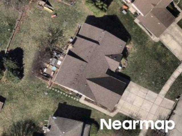 Manitou Dr