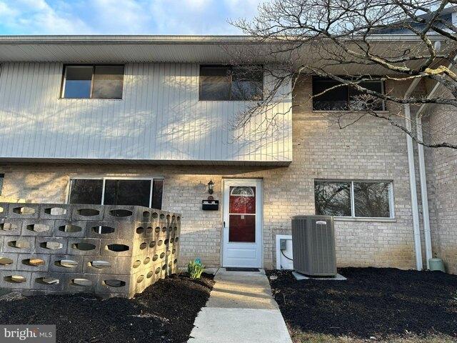 Manley Rd Apt B, West Chester, Condo For Sale