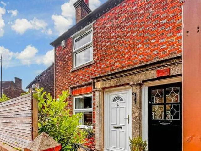 Manleys Hill, Storrington, 2 Bedroom Semi detached