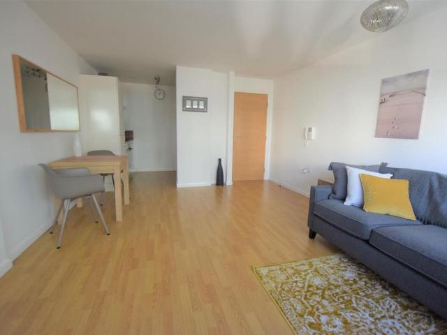 Mann Island, Liverpool, Merseyside, UK L3, 2 bed flat to rent, £1,300 pcm | PrimeLocation