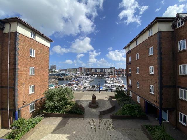 Mannheim Quay, Swansea, SA1 3 bed flat to rent £1,600 pcm £369 pw