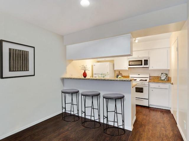 Manning Avenue 3 Bedroom Apartment for Rent at 1936 Manning Ave, Los Angeles, CA 90025 Westside