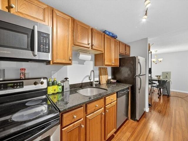 Manning St Apt B, Hudson, Condo For Sale