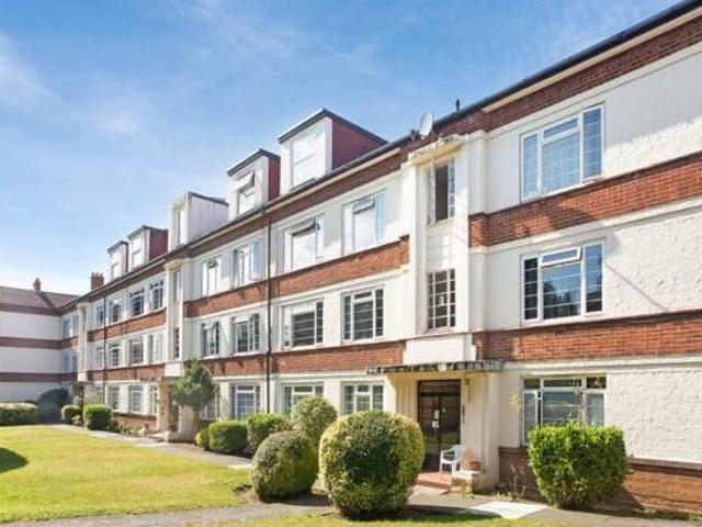 Manor Vale, Brentford, 2 Bedroom Flat