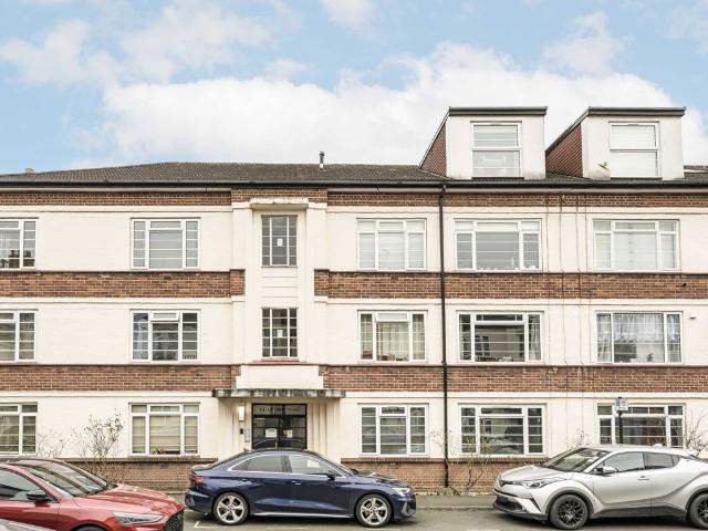 Manor Vale, Brentford TW8, 2 bed flat to rent, £2,100 pcm | PrimeLocation
