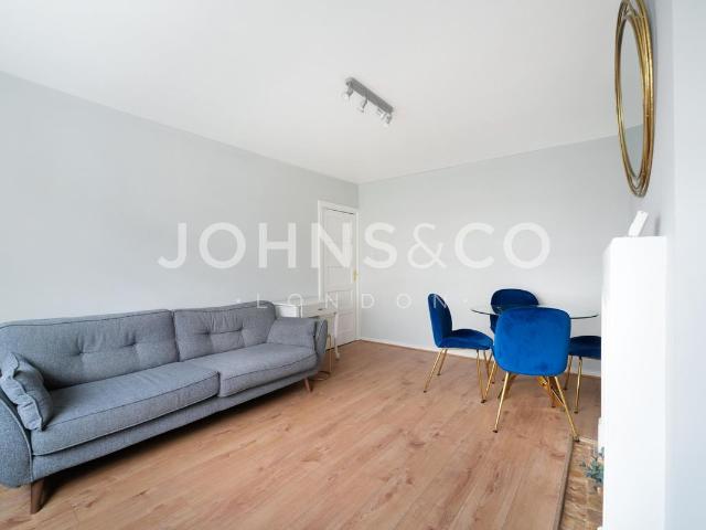 Manor Vale, Brentford, London TW8, 2 bed flat to rent, £2,100 pcm | PrimeLocation