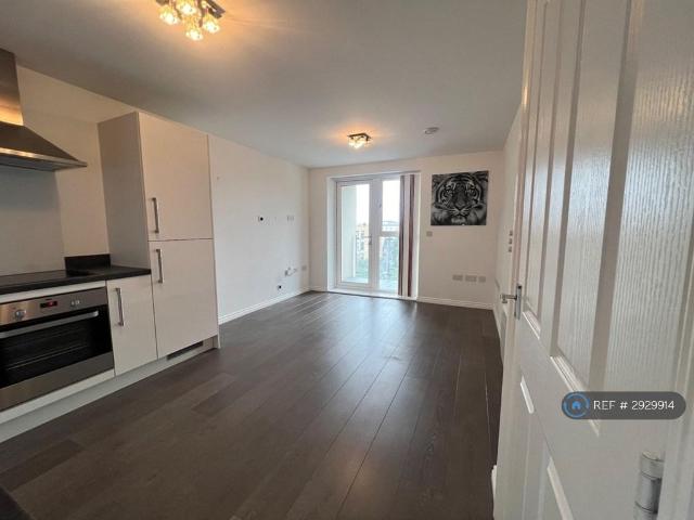 Manor Way, Borehamwood, WD6 1 bed flat to rent £1,495 pcm £345 pw